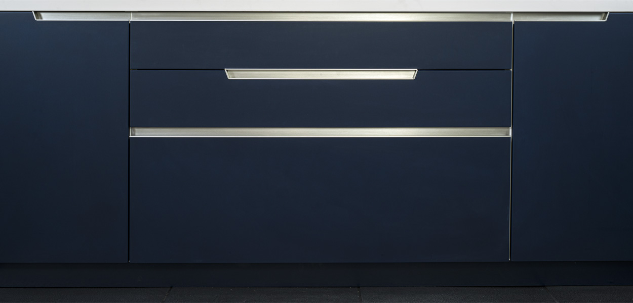 VELA HANDLES – Cosma